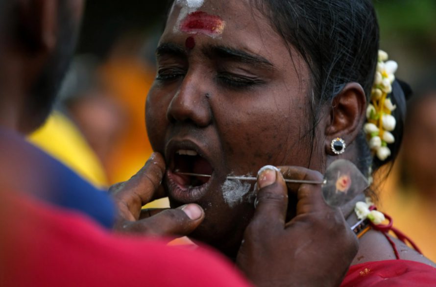 人ではない姿で祈る、世界のミステリアスなお祭り - feti+Plus（フェチプラス）